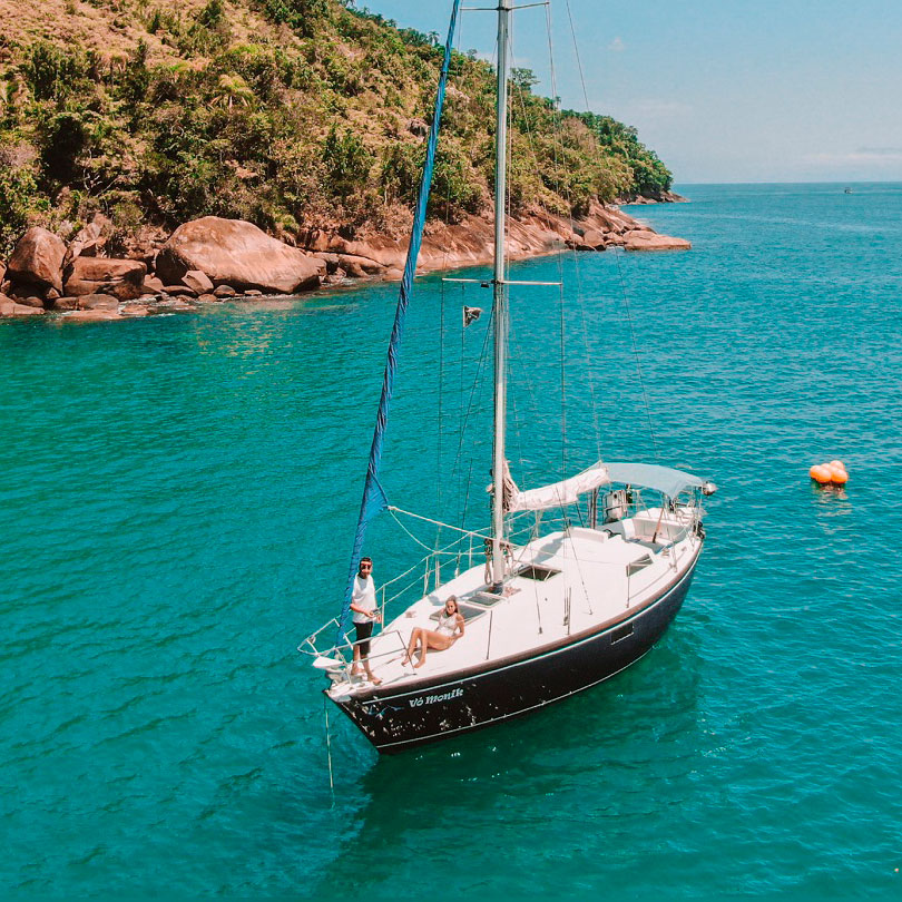 Charmoso Veleiro em Ubatuba | Reserve na Holmy